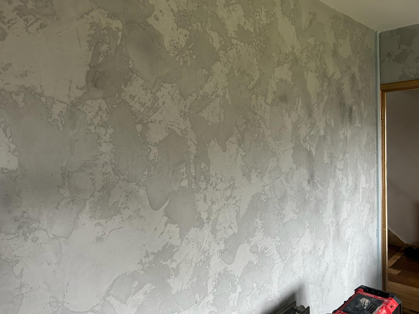 Kitchen Worktop in Spray Granite & Walls in Infinito Venetian | Plaster ...